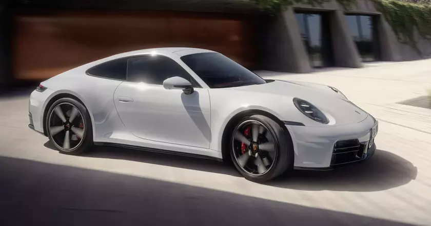 Den oppdaterte Porsche 911 Carrera S 2025: kraft og stil
